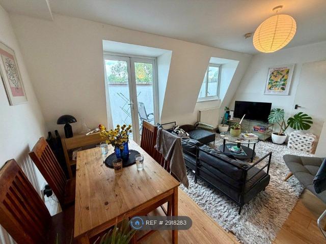 Narford Rd, London E5, 3 bed flat to rent, £3,200 pcm | PrimeLocation