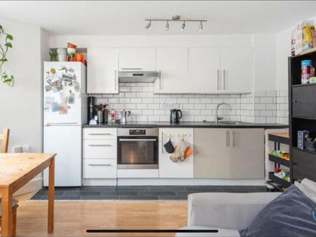 Narford Rd, London, E5 3 bed flat to rent £3,200 pcm £738 pw