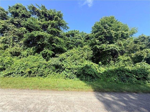 Narragansett Ave, Portsmouth, RI 02872