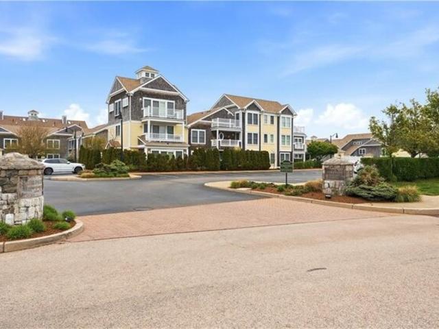 Narragansett Ave Unit,narragansett, Condo For Sale
