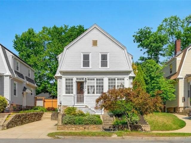 Narragansett Blvd, Cranston, Home For Sale
