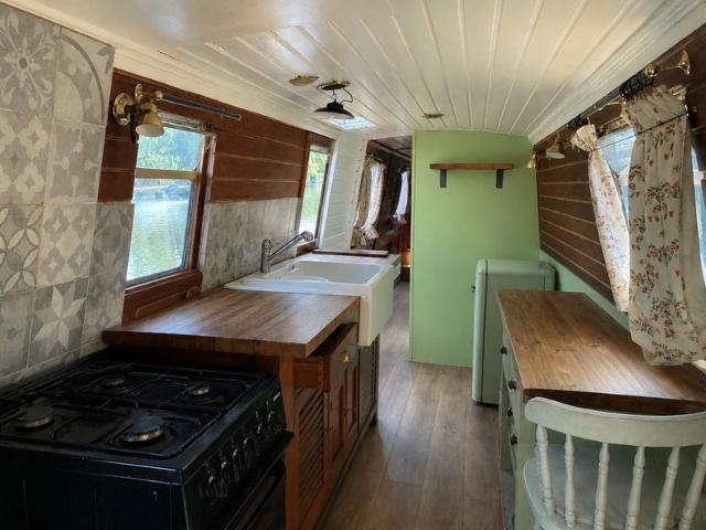 Narrowboat for Rent