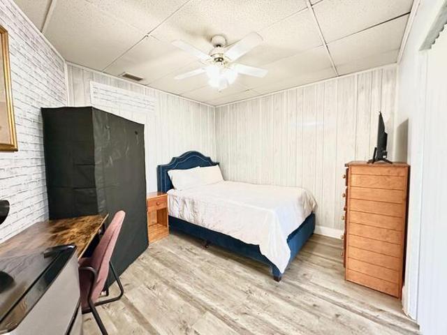 NAS Ortega River House, 4 members only, TVs & Mini Fridges in each Room