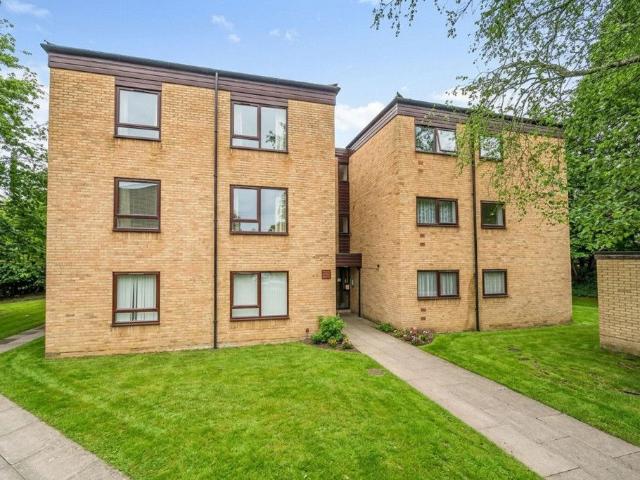 Nascot Wood, Watford, Hertfordshire WD17, 2 bed flat to rent, £1,500 pcm | PrimeLocation