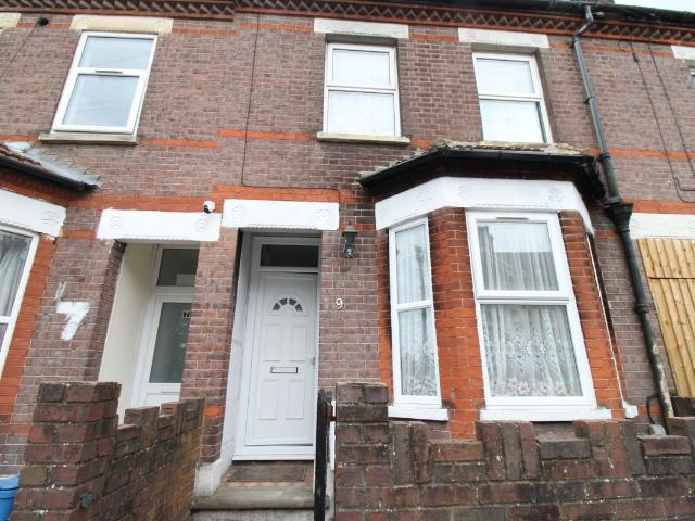 Naseby Road, Luton LU1, 3 bed terraced house to rent, £1,800 pcm | PrimeLocation