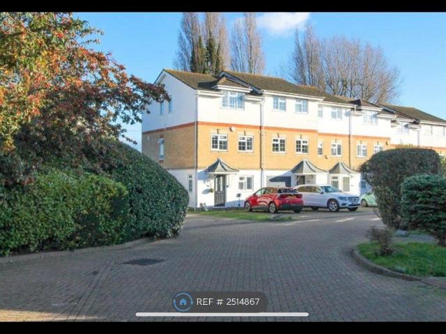 Nash Close, Sutton SM1, 4 bed end terrace house to rent, £2,800 pcm | PrimeLocation