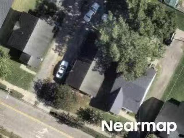 Nash St E