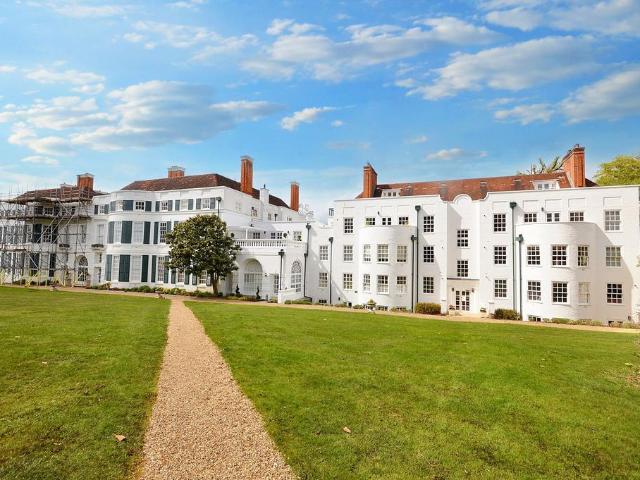 Nashdom Lane, Slough SL1 2 bed apartment to rent £1,800 pcm £415 pw