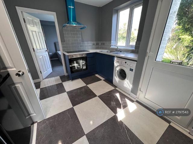 Nasmith Road, Norwich, NR4 5 bed semi detached house to rent £2,900 pcm £669 pw