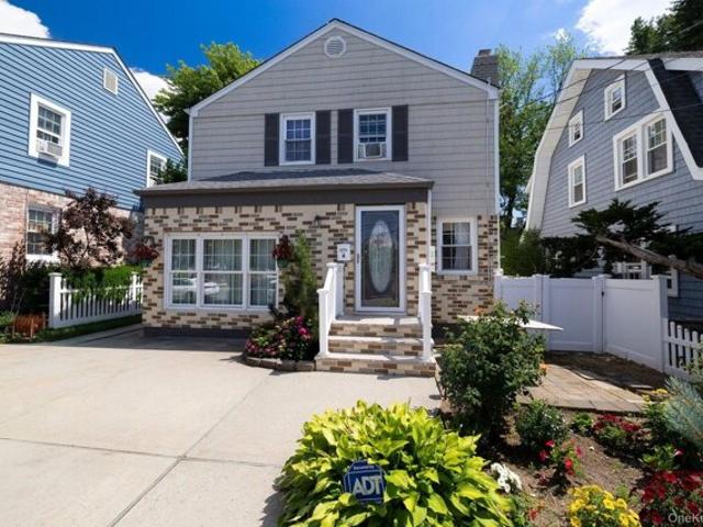 Nassau Blvd, Malverne, Home For Sale