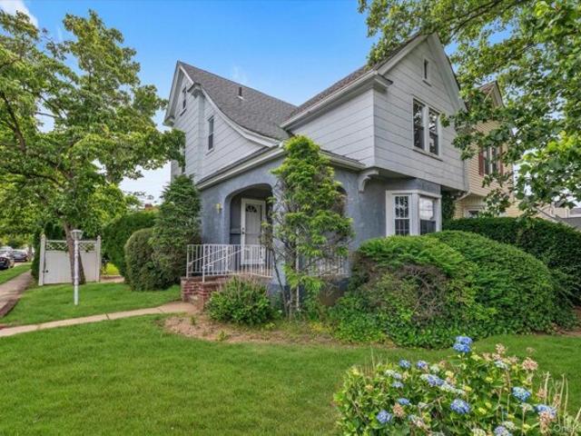 Nassau Blvd, New Hyde Park, Home For Sale