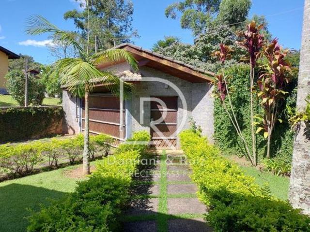 Natureza, Privacidade e Conforto: Residência em Cond. Fechado, Jardim exuberante e piscina 1260m²
