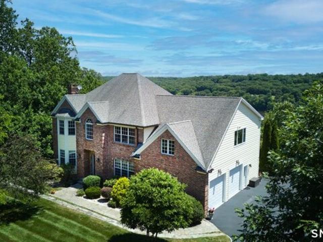 Nature Ln, Shelton, Home For Sale