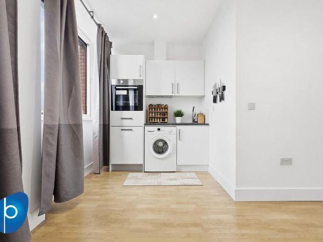 Natwest House, Shenley Road, Borehamwood WD6, Studio to rent, £1,150 pcm | PrimeLocation