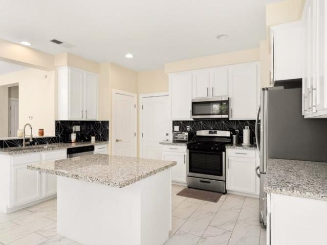Natomas Living! in a Quiet, Save, Clean Home