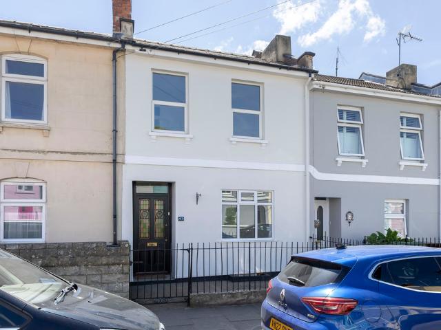 Naunton Crescent, GL53 7BE Elliot Oliver