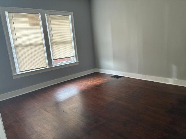 Navaho Apartments 2 Bedroom Apartment for Rent at 648 S 37th St, Louisville, KY 40211 Shawnee