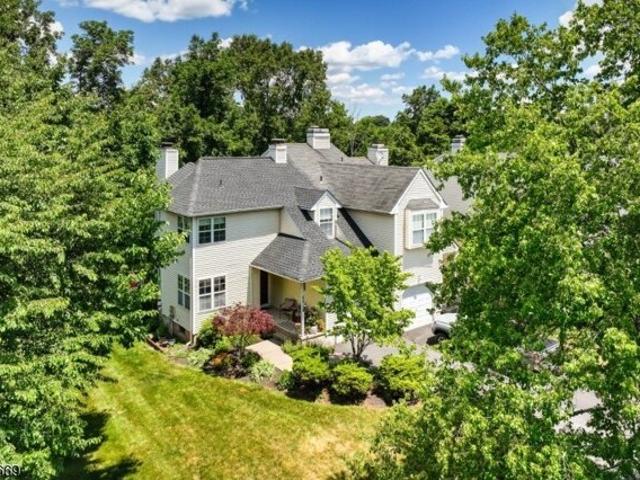 Navajo Trl, Branchburg Township, Condo For Sale