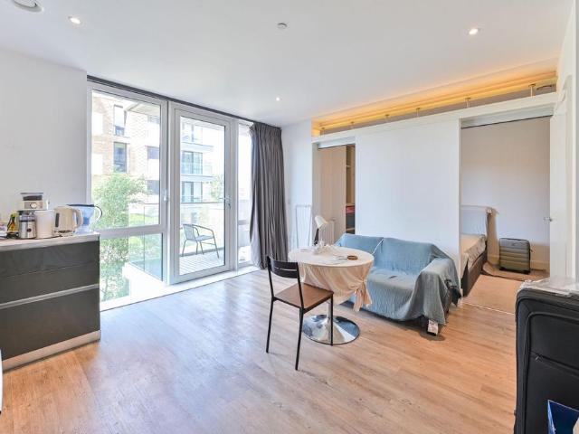 Naval House, Woolwich, London, SE18 Studio to rent £1,750 pcm £404 pw
