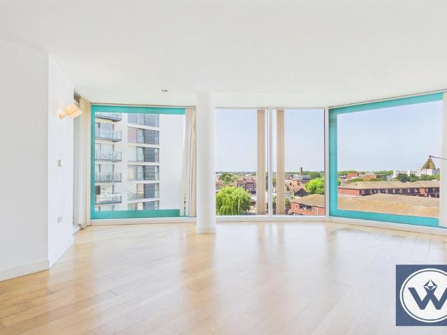 Navigation Building, High Point. 3 bed flat to rent £2,300 pcm £531 pw