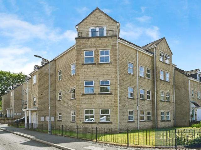 Navigation Drive, Bradford BD10, 3 bed flat to rent, £1,200 pcm | PrimeLocation