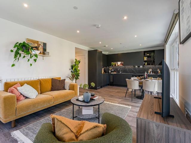 Navigator Place, Blackheath, Kidbrooke SE3, 2 bed flat to rent, £2,495 pcm | PrimeLocation