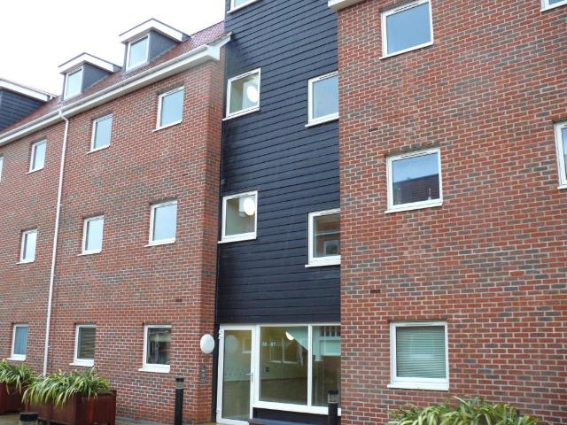 Nayland Court, Market Place, Romford. 1 bed apartment to rent £1,425 pcm £329 pw