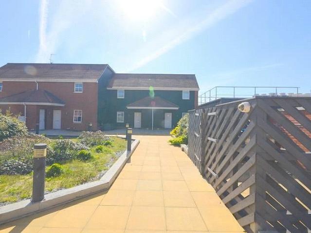 Nayland Court, Market Place, Romford. 2 bed apartment to rent £1,600 pcm £369 pw