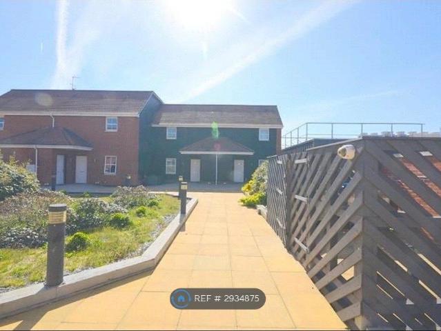 Nayland Court, Romford RM1, Room to rent, £800 pcm | PrimeLocation