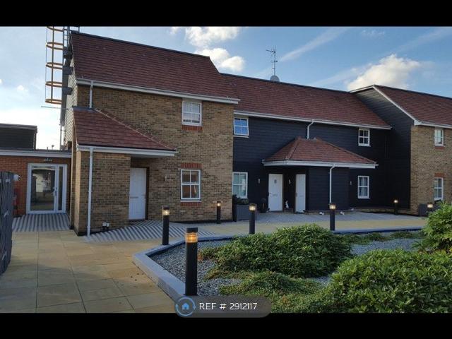 Nayland Court, Romford RM1, 2 bed flat to rent, £1,700 pcm | PrimeLocation