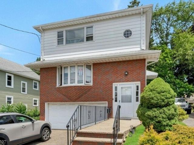 Nd Ave, Lyndhurst, Home For Sale
