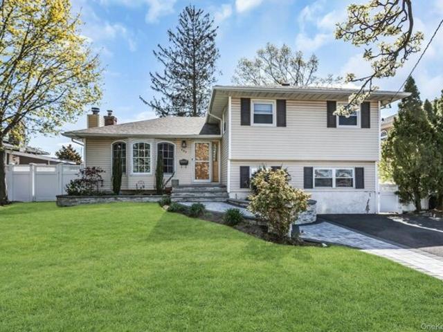 Nd Ave, Massapequa Park, Home For Sale