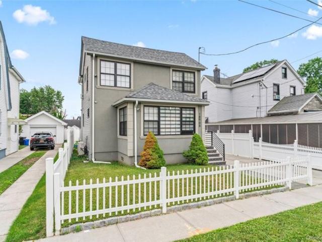 Nd Ave, Springfield Gardens, Home For Sale