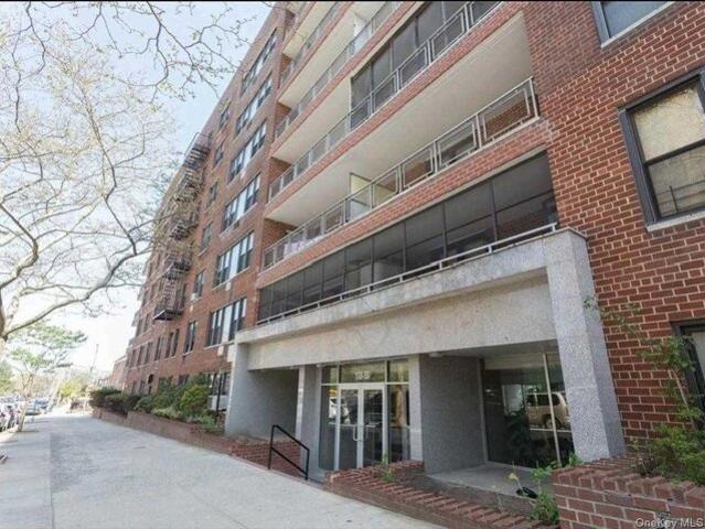 Nd Dr Unit N, Forest Hills, Property For Sale