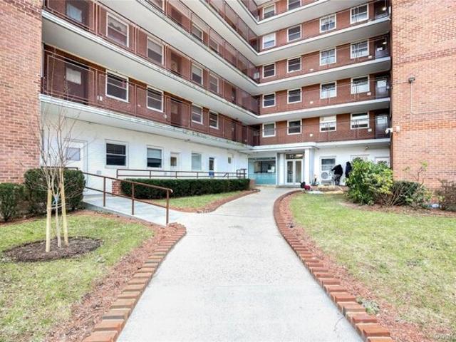 Nd Dr Unit D, Rego Park, Property For Sale