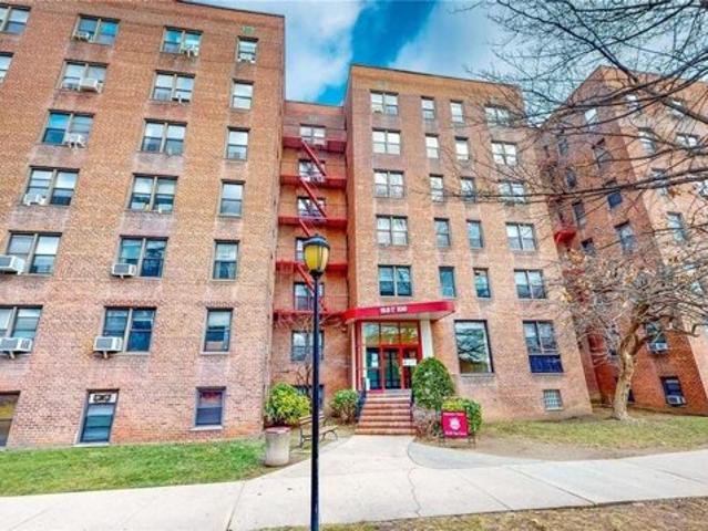 Nd Rd Unit B, Kew Gardens Hills, Property For Sale