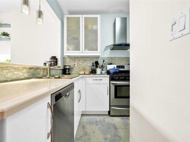 Nd St Apt C, Sunnyside, Property For Sale