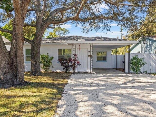 Nd St N, Saint Petersburg, Home For Sale