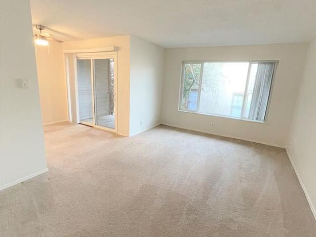 ne15th [Ivy Crt] 2 Bedroom Apartment for Rent at 1815 Ne 15th Ave, Portland, OR 97212 Irvington