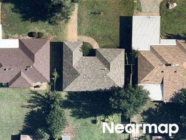 NE 45th St