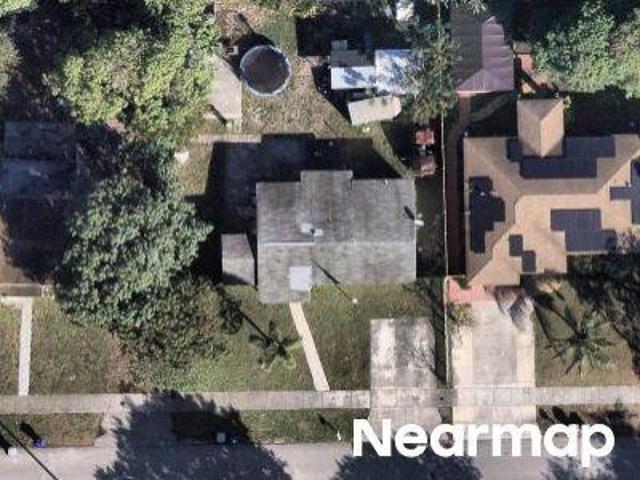 NE 50th St
