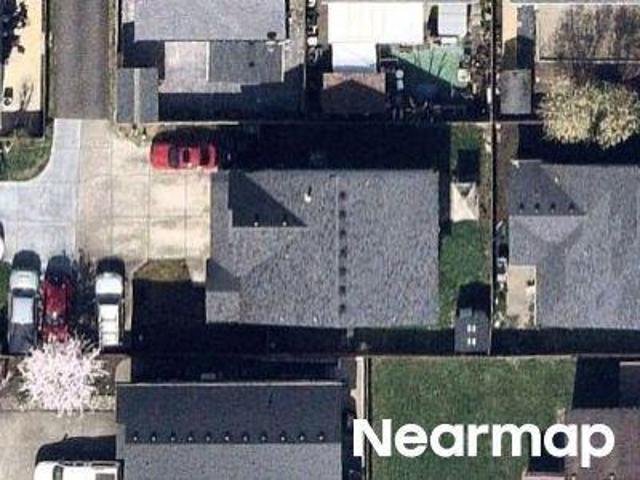 NE 65th St