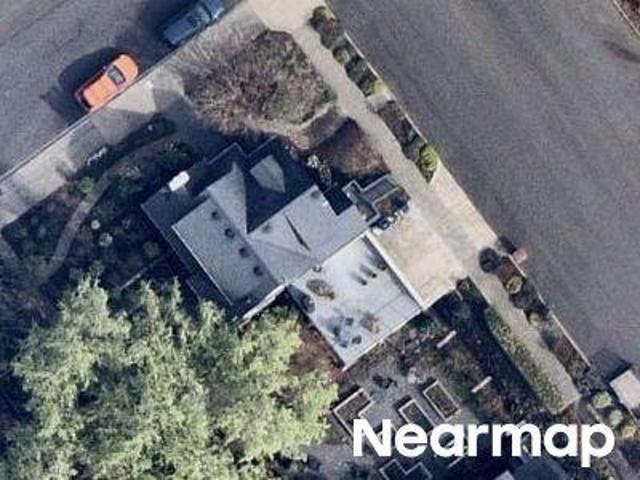 NE 6th Ave
