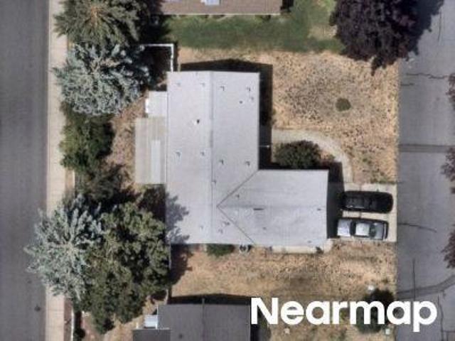 NE 6th St