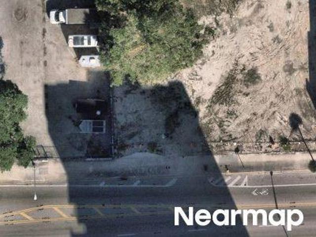 NE 79th St