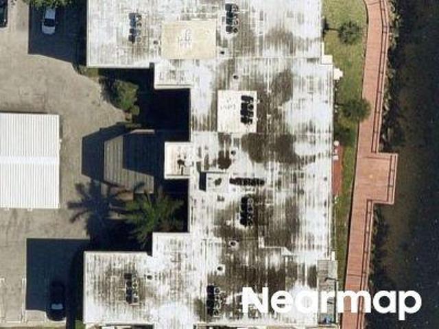 NE 7th St