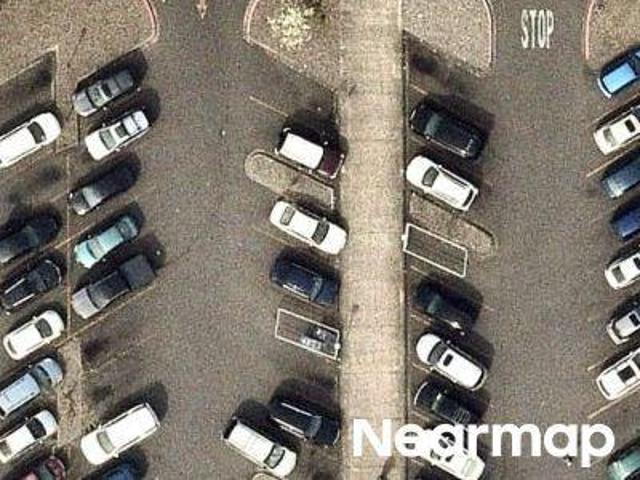 NE 7th St