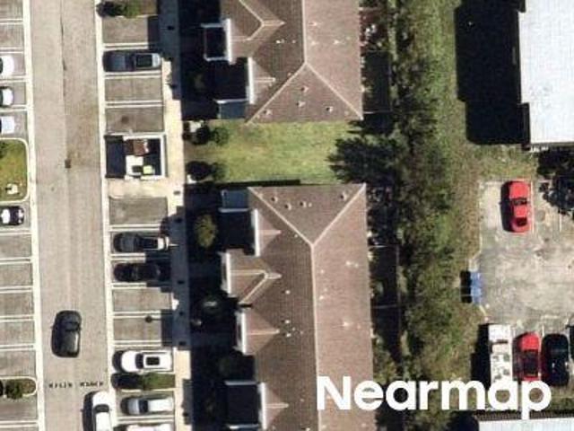 NE 8 Ave