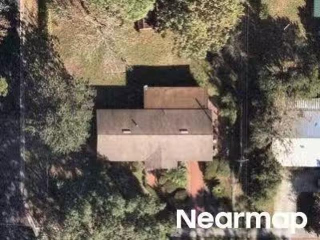 NE 8th Ave