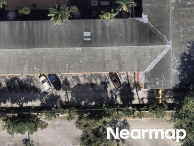 NE 8th Ave